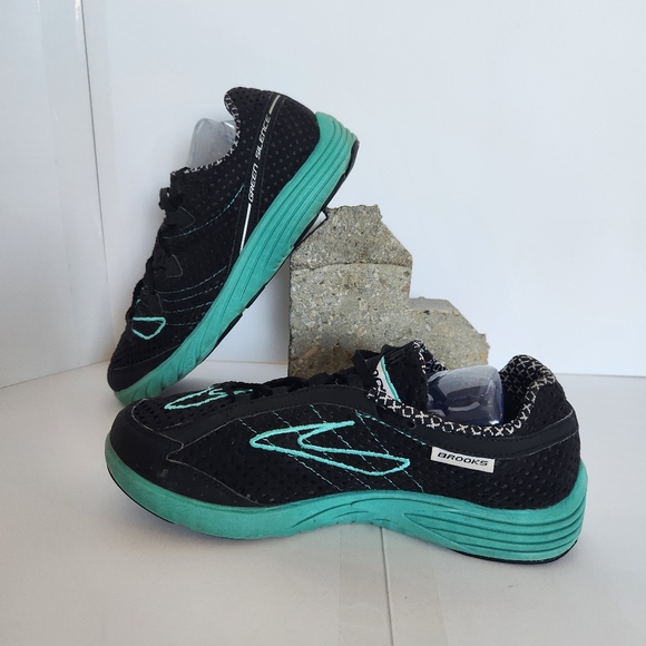 Brooks | Shoes | Womens Brooks Green Silence Running Shoes Sneakers ...